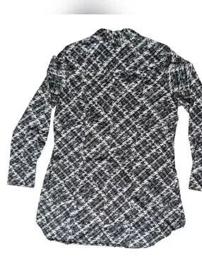 Jessica | Tops | Jessica Black White Patterned Buttonfront Top 30 ...